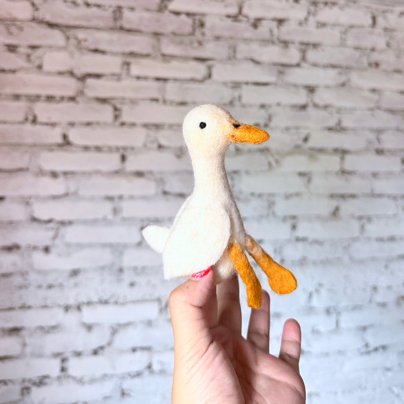 White Duck Finger Puppet – Lindquist Lane